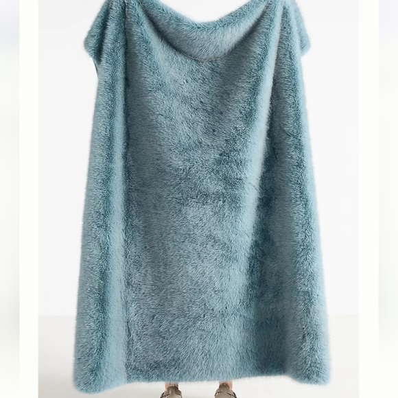 Anthropologie | Bedding | Anthropologie Chloe Tipped Faux Fur Throw ...